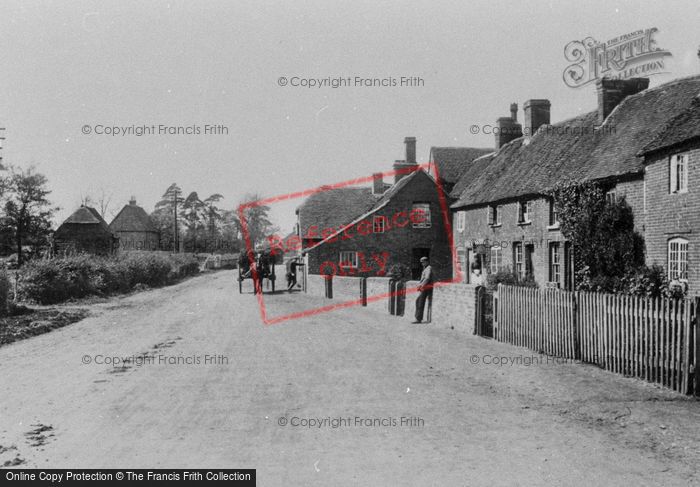 Photo of Ash, Village, The Street 1905 - Francis Frith