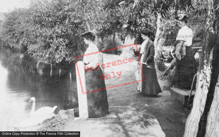 Photo of Dorking, Ladies At Mill Pond 1906 - Francis Frith