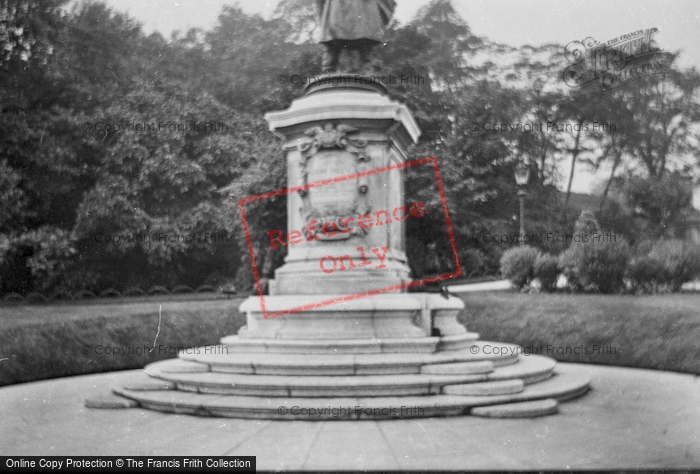Photo of Nottingham, Ball Memorial 1923 - Francis Frith