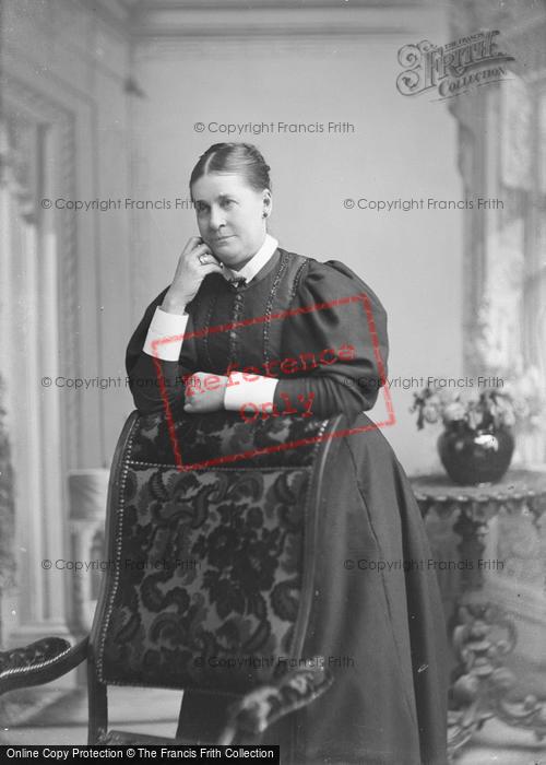 Photo of Portraiture, Mrs Bellringer 1896 - Francis Frith